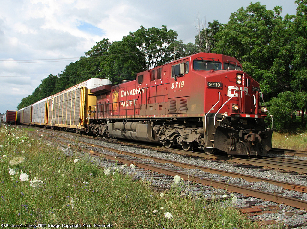 CP 9719 west at Woodstock